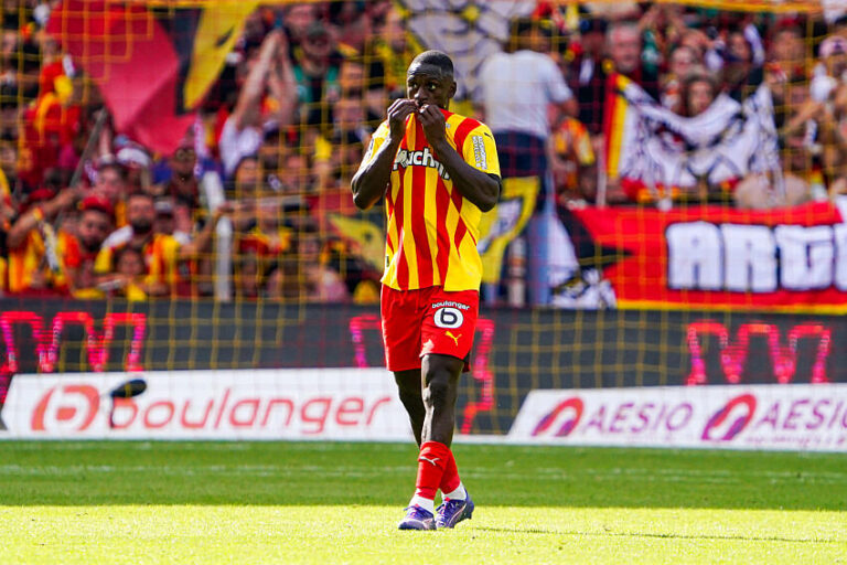 RC Lens : Machado voit rouge - qui sont les autres joueurs sous la ...
